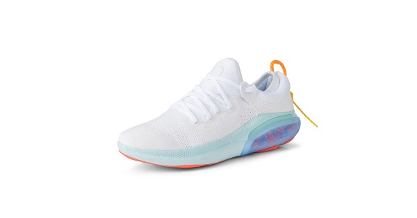 New Arrival Ultra-Light Flyknit Mesh Cushioned Running Shoes with ...